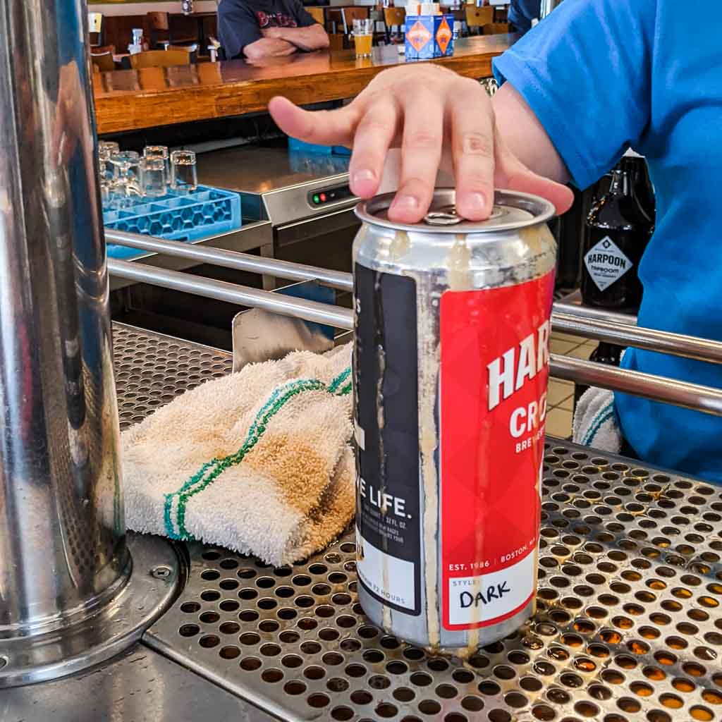 Growler vs Crowler (Differences + Best Choice for Fresh Beer) - BBNM